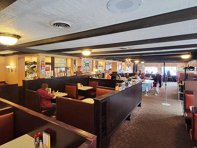 A dining room that hasn't changed because it doesn't need to. When the formula works this well, you don't mess with perfection.