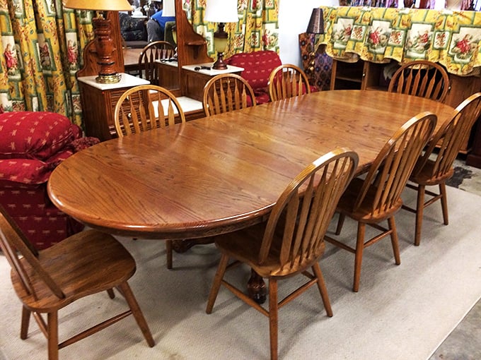 Family dinner conversations waiting to happen. This solid oak dining set has weathered countless meals and is ready for your spaghetti Sundays.