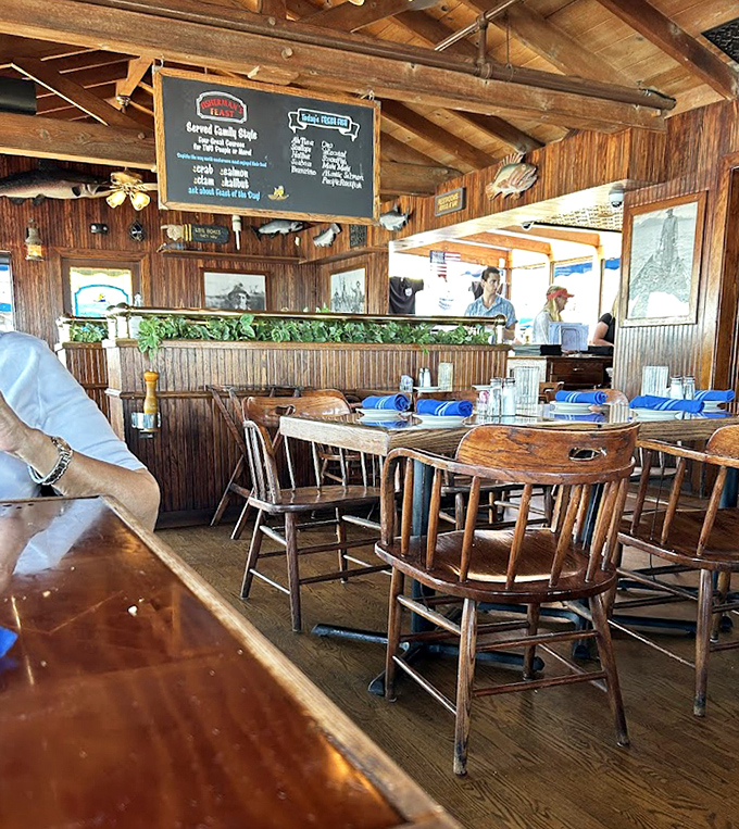 Rustic wooden chairs and nautical charm create the perfect setting for seafood feasting. It's like dining in a ship captain's quarters&mdash;if that captain had excellent taste.