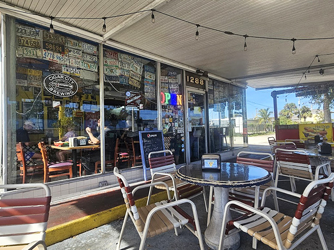 Outdoor seating where the Florida breeze complements your Chicago dog&mdash;a cross-country culinary experience without the airfare.