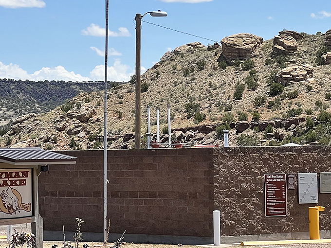 The entrance station where your Arizona adventure officially begins, no velvet rope or bouncer required here.