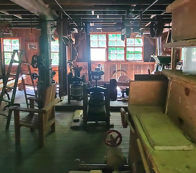 Inside the nearby grist mill, antique machinery stands ready, a mechanical museum where Washington's agricultural history comes alive.