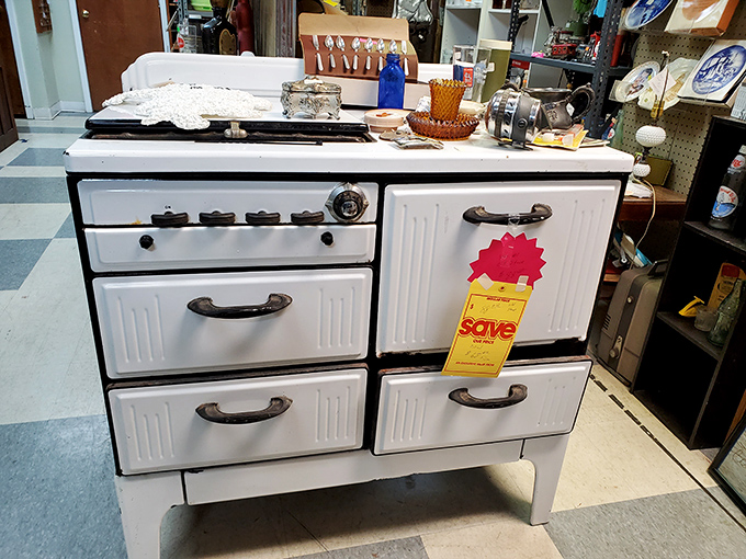 This vintage stove has cooked more Sunday dinners than you've had hot breakfasts. Detroit Jewel indeed&mdash;a working-class culinary crown.