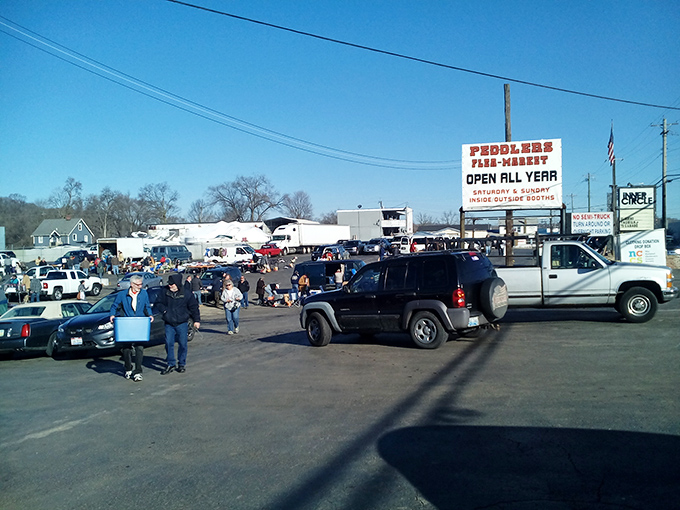 Peddlers' outdoor section springs to life when weather permits&mdash;a seasonal extension of year-round bargain hunting.