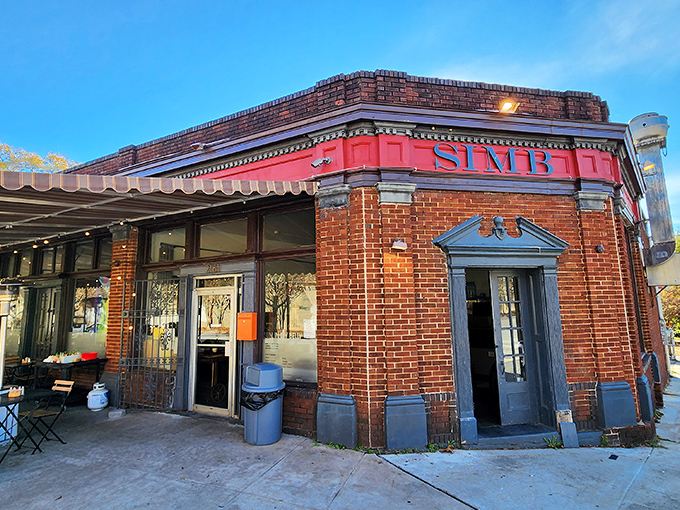 This sunny corner cafe proves that sometimes the best breakfast spots are hiding in plain sight, just waiting to brighten your day.