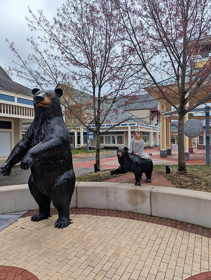 These bear sculptures offer the only wildlife encounter you'll want during a shopping spree&mdash;photogenic and guaranteed not to raid your shopping bags.