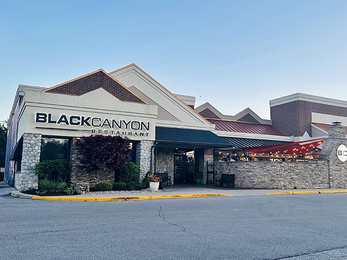 Black Canyon Restaurant's stone fa&ccedil;ade promises hearty meals in a setting that feels like a mountain lodge transported to Indiana.