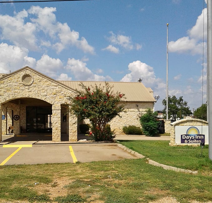 Days Inn's limestone facade nods to Hill Country architecture while promising air conditioning &ndash; the true luxury in a Texas summer.
