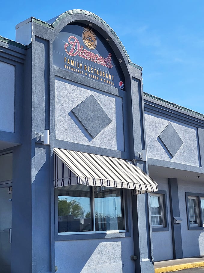 Diamonds Family Restaurant promises the comfort food trifecta &ndash; breakfast, lunch, and dinner &ndash; in a building that screams "local institution."