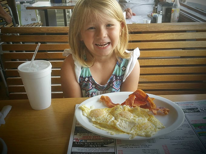 Bring your attitude elsewhere or pay the price&mdash;Tammy's is for those who appreciate good food.