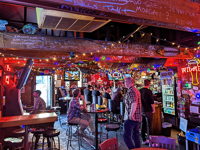 When the place gets busy, you'll find yourself shoulder-to-shoulder with fellow chicken pilgrims. The best friendships start over shared jojos.