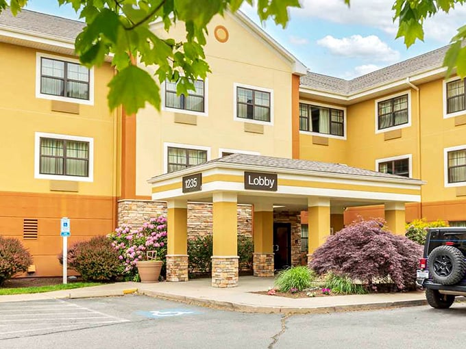 Extended Stay America provides temporary housing solutions without resort prices—perfect for those "trying out" retirement in Rhode Island before making the permanent move.