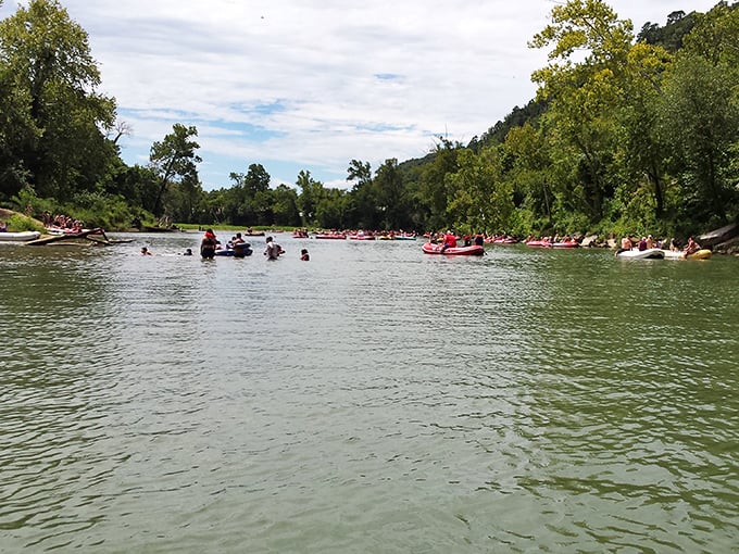 Summer on the Illinois River looks exactly like what stress goes to avoid&mdash;pure floating bliss with friends.