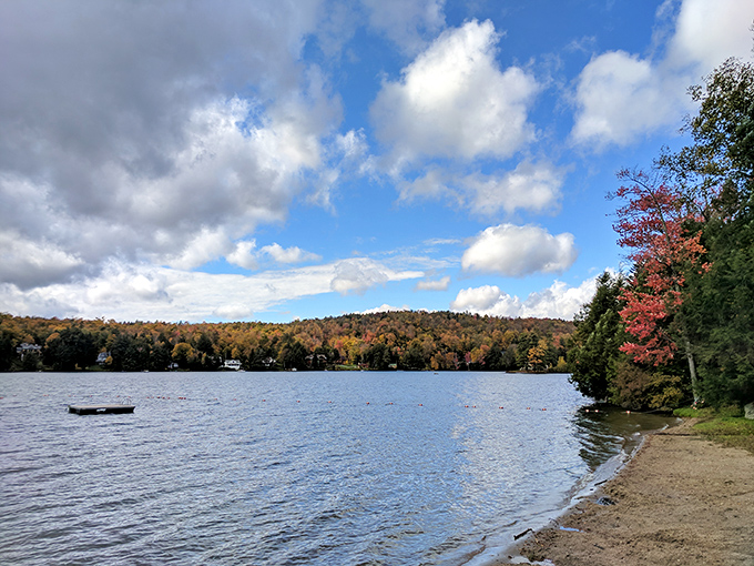 Lake views that make smartphone cameras work overtime. Green Mountain Beach offers tranquility with a side of spectacular foliage.