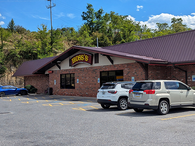 Hoss's promises the kind of hearty meal that requires a nap afterward. When in Pennsylvania, calories don't count if they're consumed in good company.