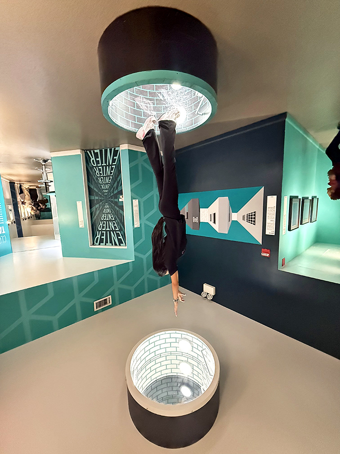 "Look before you leap" takes on new meaning at this infinity well illusion. Your brain says "danger" while your logic says "impossible."