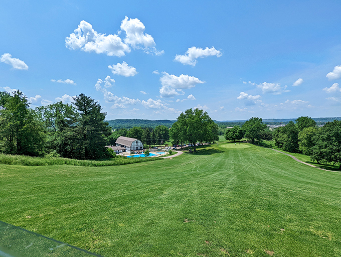 The rolling greens of Marietta Country Club offer a different perspective on the river valley&mdash;golf with a side of Appalachian panorama.