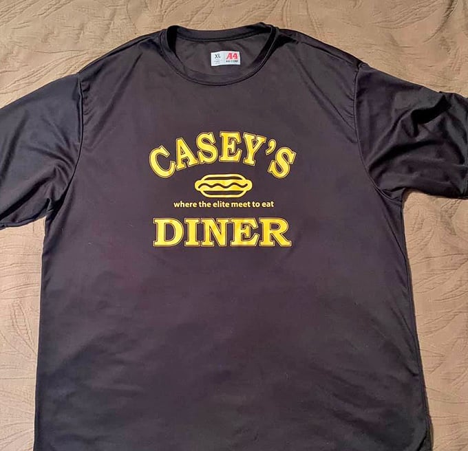 Where the elite meet to eat &ndash; Casey's t-shirt captures the democratic spirit of a place where everyone gets the same royal treatment.