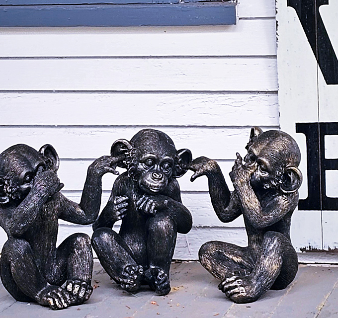 Even these wise monkeys couldn't keep quiet about the deals. Someone's quirky home decor awaits a second chance.