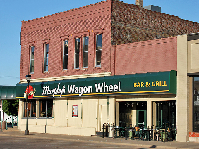 Murphy's Wagon Wheel invites you to pull up a chair on their sidewalk patio. People-watching and comfort food&mdash;retirement essentials that won't break the bank.