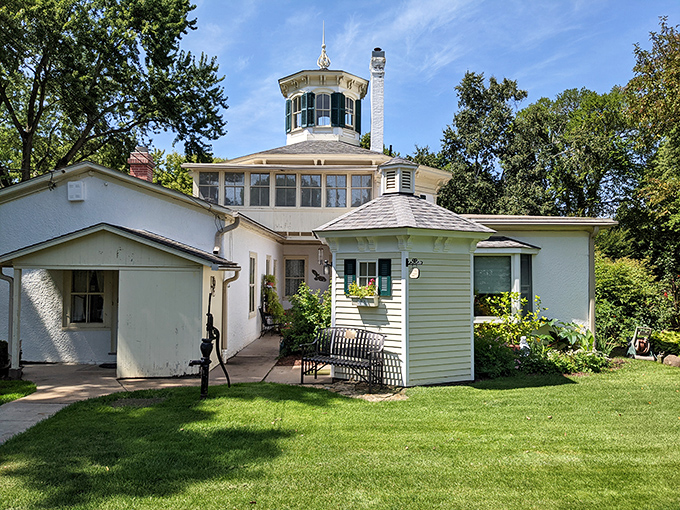Octagon House Museum: Architectural curiosity meets historical preservation in this eight-sided wonder, complete with widow's walk and stories from Hudson's prosperous past.