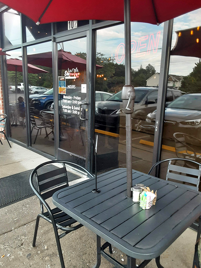 Outdoor seating for those perfect Tennessee mornings when the only thing better than great breakfast is great breakfast with fresh air.