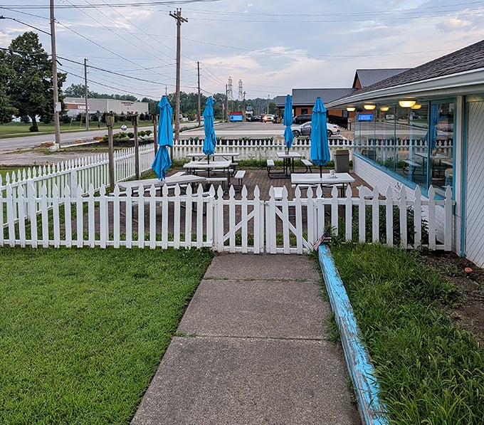 The outdoor seating area isn't trying to be a European caf&eacute;&mdash;it's pure Americana, where summer conversations happen over pie and coffee.