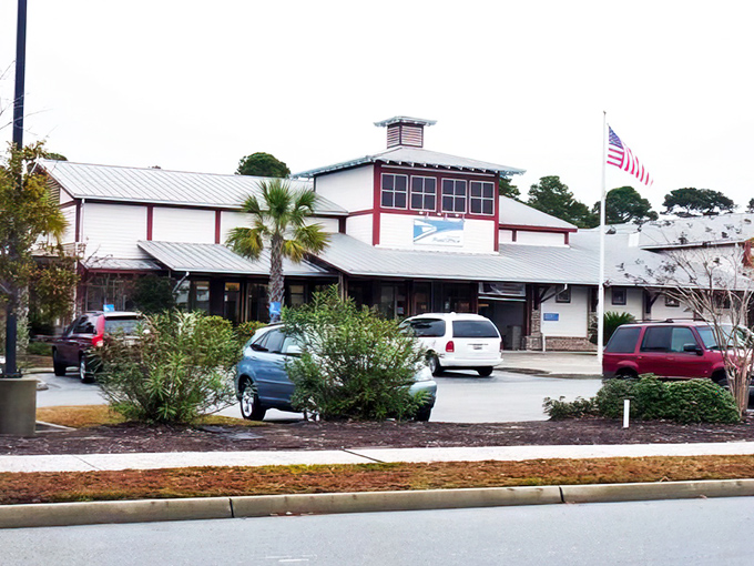 Even Bluffton's post office embraces the town's architectural character. Where sending mail feels less like an errand and more like participating in local tradition.