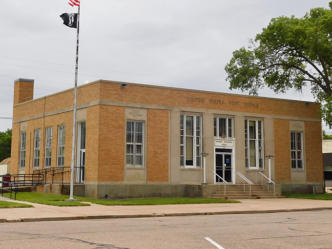 Minden's Post Office embodies that distinctly American mid-century confidence&mdash;when even the smallest towns deserved civic buildings with dignity and plenty of windows.