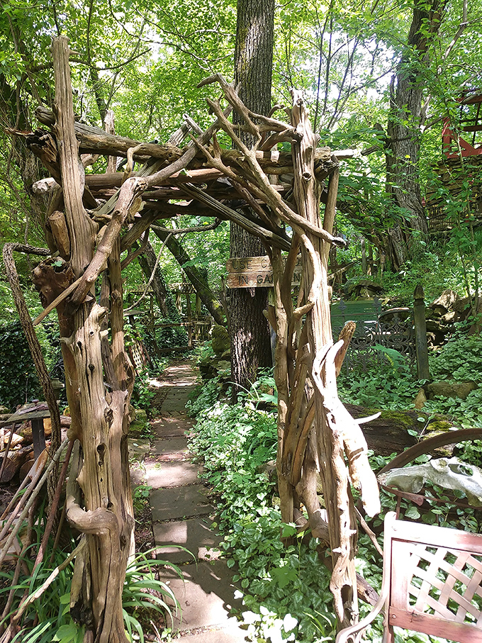 Nature becomes architecture in this driftwood archway&mdash;a perfect introduction to Makanda's artistic spirit and ecological mindfulness.