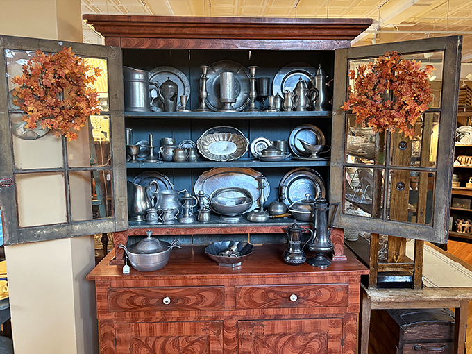 This isn't just silverware&mdash;it's aristocratic bling from an era when Sunday dinner was an event, not a microwave beep.