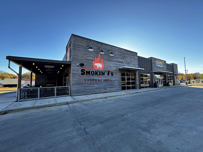 Smokin' J's BBQ joint looks exactly how proper barbecue should&mdash;like it might have been built by the three little pigs' cousin.