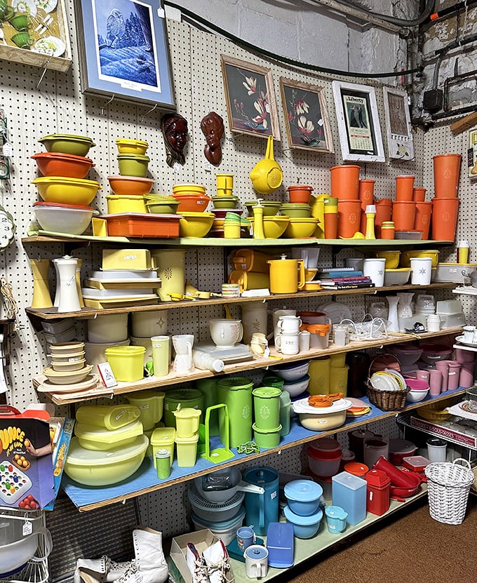 Midcentury kitchen heaven! Those yellows and oranges aren't just colors &ndash; they're time machines to when avocado was a decorating choice, not just a toast topping.