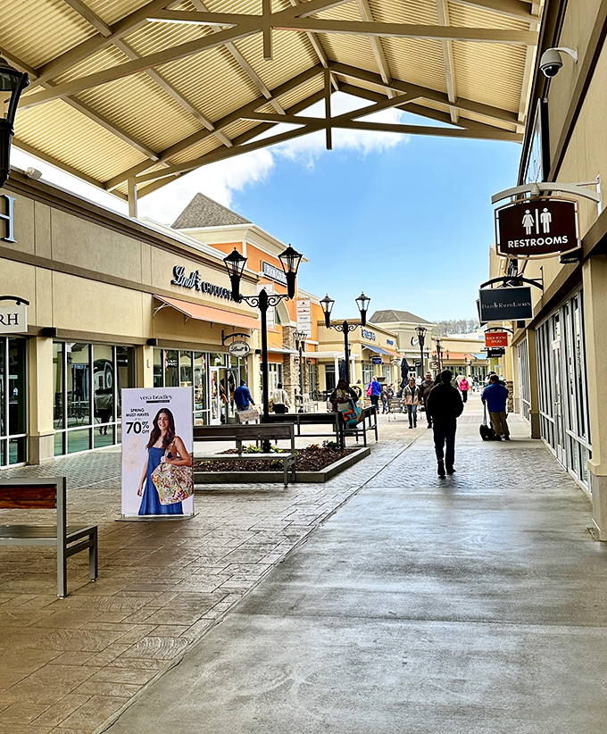 The covered promenade&mdash;nature's way of saying "yes, you can shop even when it rains." Shopping gods are merciful that way.