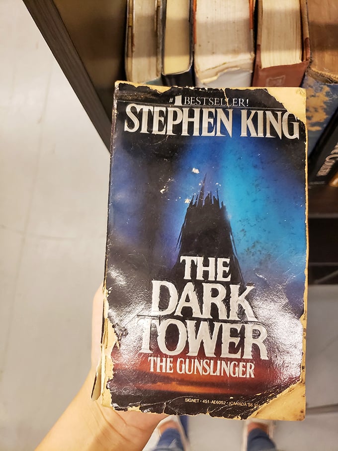 A well-loved Stephen King classic that's survived countless late nights, probably keeping several previous owners awake with its chilling tale.