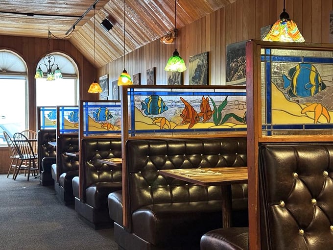 Stained glass fish swim eternally above leather booths where countless butter-dipped bites have been savored.