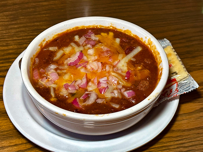 A bowl of chili topped with diced red onions that could warm the coldest Portland day. Spoon-standing thickness that demands respect.