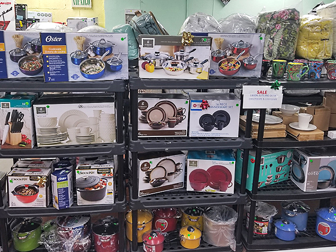 Kitchen equipment galore! From cookware sets to colorful mugs &ndash; everything you need to pretend you're on a cooking show in your own home.