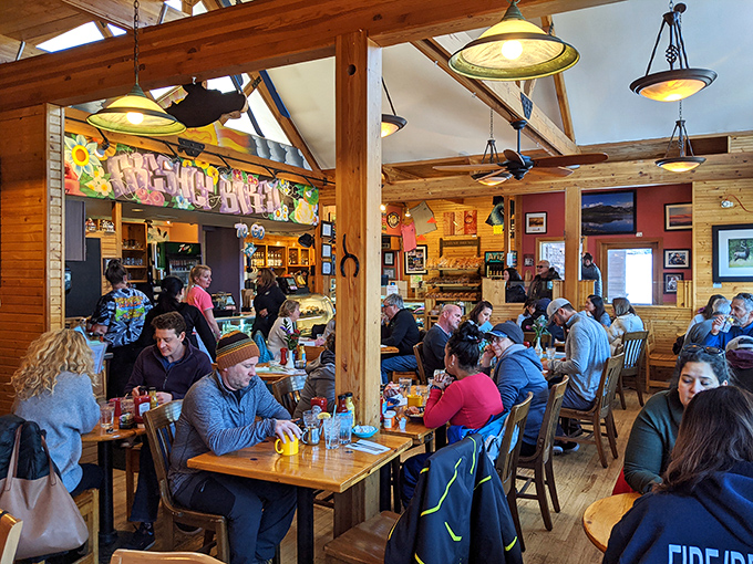 A packed house of happy diners&mdash;the universal sign that you've found a place worth waiting for, even when your stomach is staging a revolution.