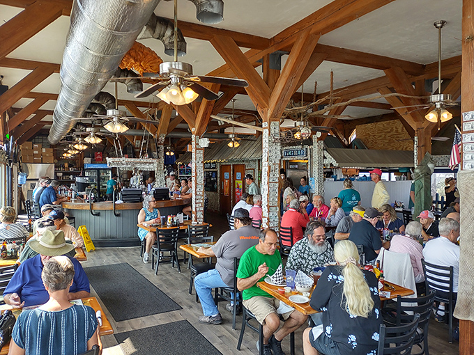 A full house of happy diners&mdash;the universal sign you've found the real deal. No empty tables during peak hours here.