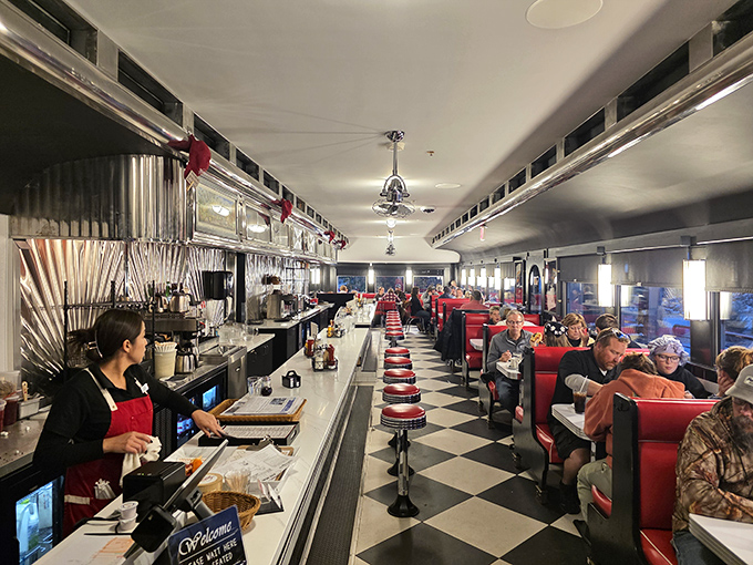 A full house isn't just good business&mdash;it's testimony. When locals and tourists sit elbow-to-elbow, you know you've found the real deal.