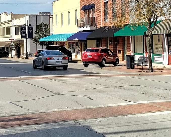 Downtown's colorful storefronts invite window-shopping and spontaneous discoveries &ndash; retail therapy without the mall madness or parking nightmares.