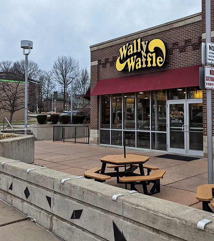 Even the outdoor seating has Midwest charm&mdash;simple, practical, and ready for those rare perfect Ohio mornings when breakfast al fresco calls.