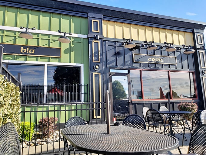 The patio offers fresh air and Irish flags waving overhead&mdash;al fresco dining with a distinctly Celtic twist to enjoy.