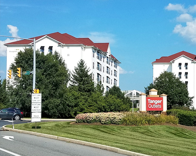 The welcoming entrance to retail paradise, where nearby hotels mean you can shop, rest, and repeat without missing a beat.