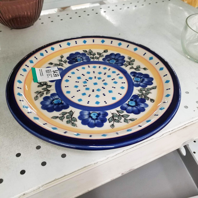 Blue floral plate that's begging to hold your next dinner party masterpiece. Martha Stewart would absolutely approve.