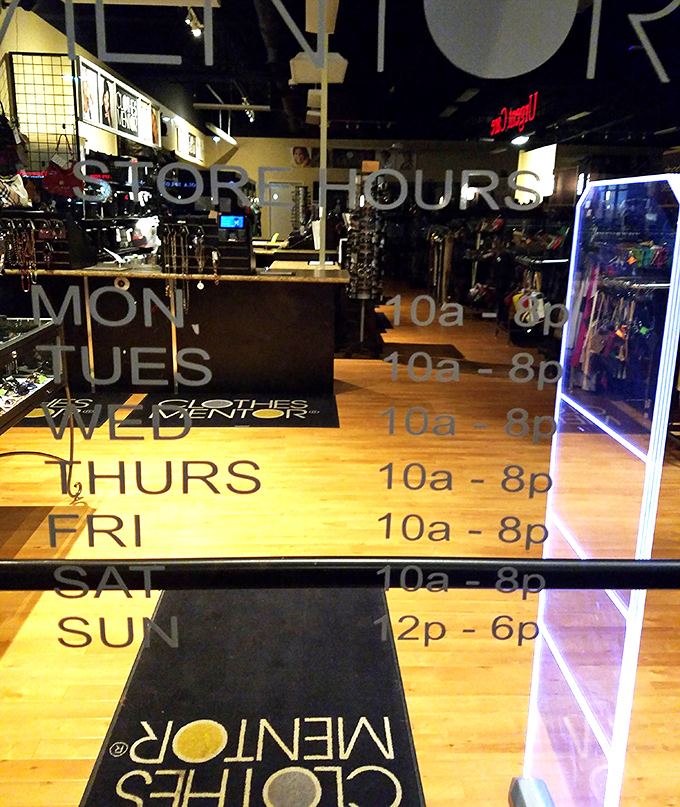 Extended shopping hours mean you can hunt for bargains after work, because finding great deals shouldn't require vacation days.