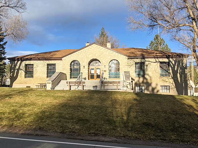 Where justice is served with a side of Sierra Nevada views. The courthouse that makes jury duty feel more like a mountain retreat.
