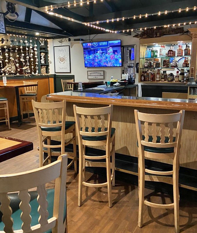 The bar area strikes that perfect balance between "neighborhood watering hole" and "seafood sanctuary," where cold drinks and hot gossip flow with equal abundance.