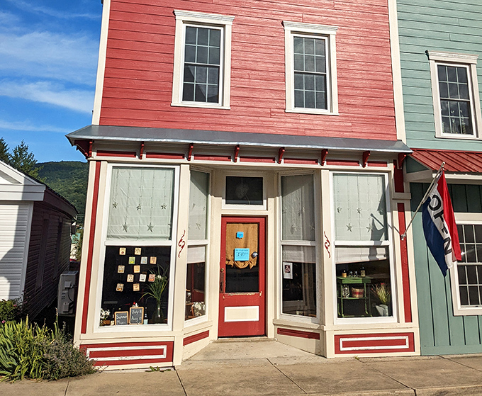 Big Fish Cider Co.'s cheerful storefront stands ready to lure in thirsty travelers with apple-based temptations.
